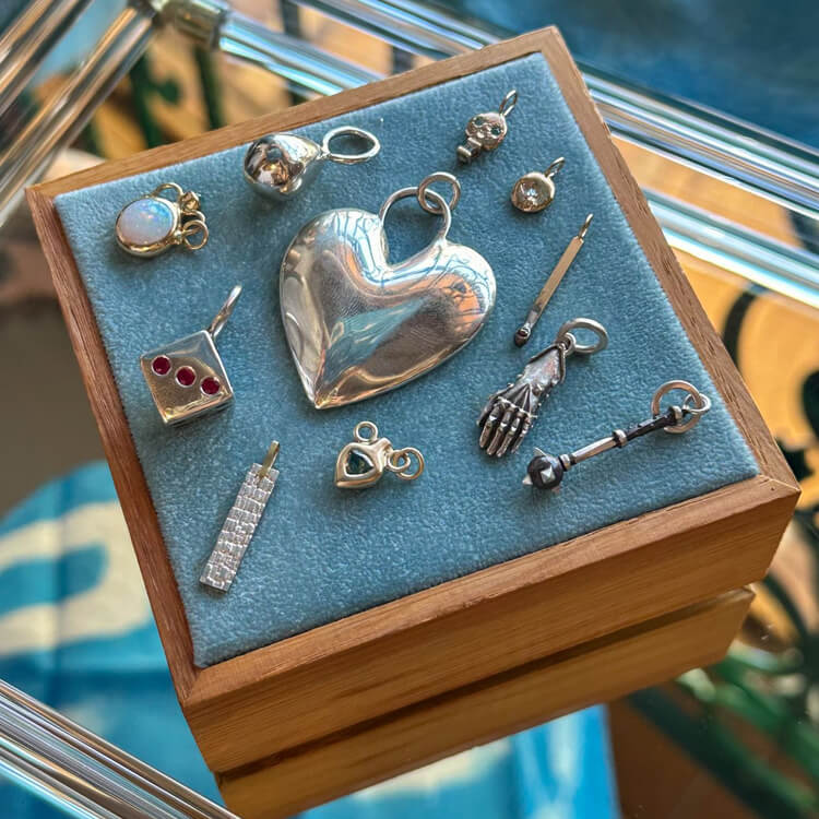 Charms & Pendants – Aster Jewelers